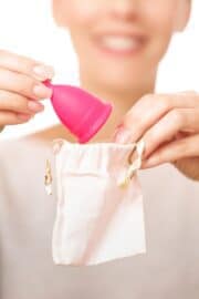 How to insert a menstrual cup (beginner guide) - Damn Tasty Vegan