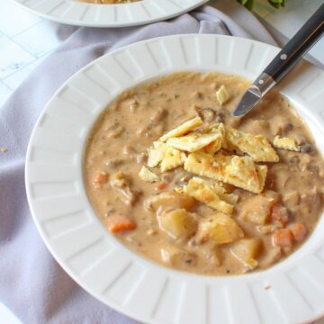 Hearty vegan clam chowder (New England) - Damn Tasty Vegan